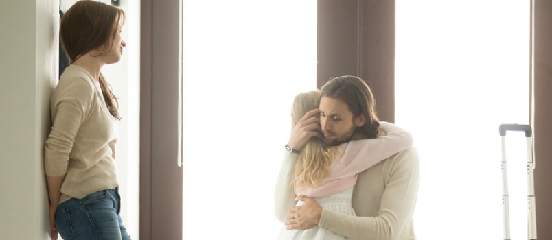 What Is Cognitive Dissonance in Relationships? 5 Ways to Deal