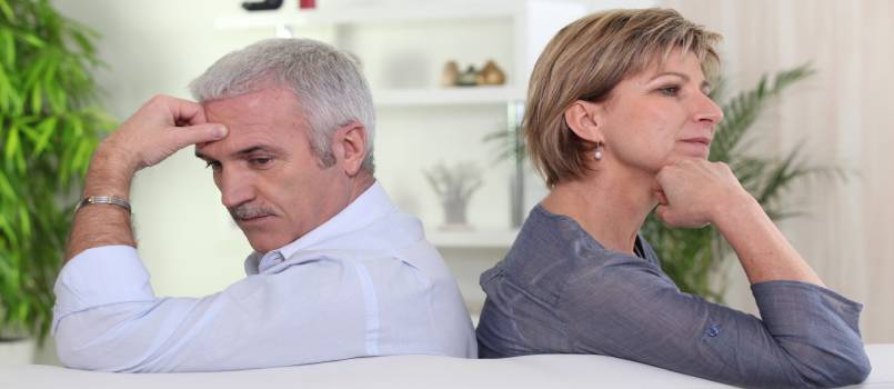 25 Signs of Emotional Neglect in Marriage & How to Deal With It