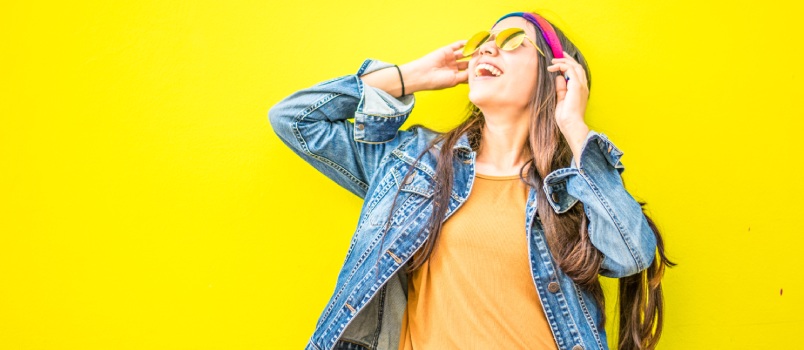 15 Telltale Signs That You Have a Possessive Partner