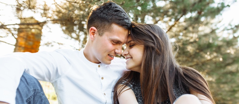 10 Unmistakable Signs You’re Dating a Respectful Man